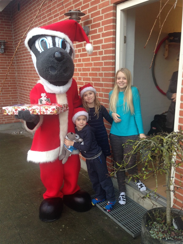 Maskot show med Ulven Billie fra Bilka - nordiceventcompany.com